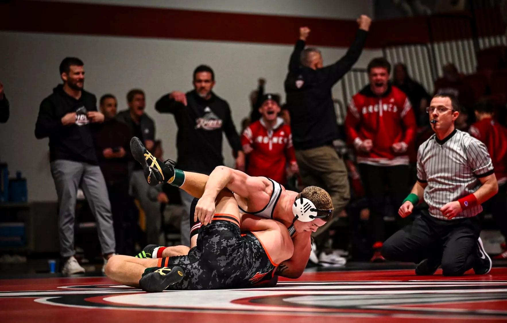 ALUMNI NOTEBOOK: Zurawski with 2 big wins for Rider, Wildwoods ...